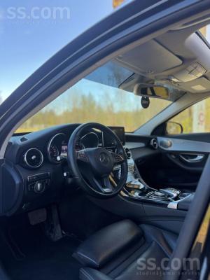 Melns Mercedes-Benz 220 2017 Rīga, ar dzinēja tilpumu 2.20 L un nobraukumu 240 tūkst. km par 12600 €, foto 11 vietnē AUTOMOTO.COM.LV