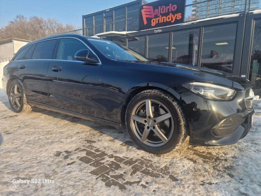Melns Mercedes-Benz 220 2022 Klaipėda, ar dzinēja tilpumu 1.99 L un nobraukumu 174 tūkst. km par 26889 €, foto 7 vietnē AUTOMOTO.COM.LV