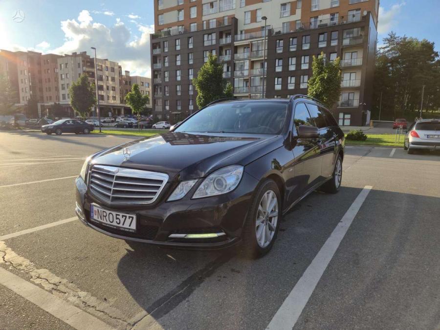 Brown Mercedes-Benz 220 2010 in Vilnius, with an engine capacity of 0.00 L and mileage of 303 thousand km for 4600 €, photo 4 on AUTOMOTO.COM.LV