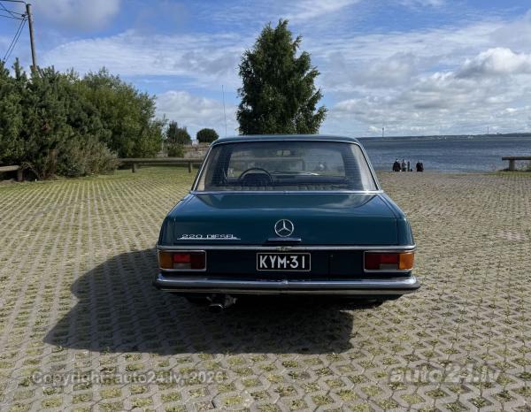 Zaļš Mercedes-Benz 220 1971 Tallina, ar dzinēja tilpumu 2.20 L un nobraukumu 58 tūkst. km par 6300 €, foto 9 vietnē AUTOMOTO.COM.LV