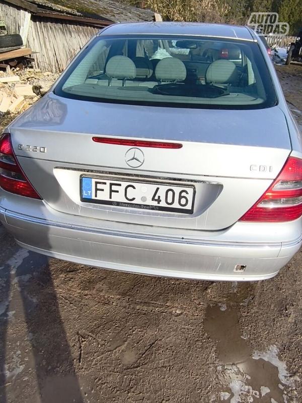 Pelēks Mercedes-Benz 220 2003 Viļņa, ar dzinēja tilpumu 2.20 L un nobraukumu 1 tūkst. km par 1190 €, foto 2 vietnē AUTOMOTO.COM.LV