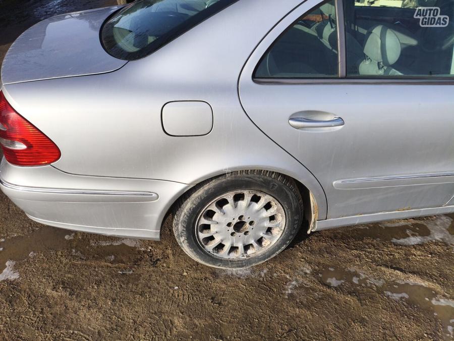 Pelēks Mercedes-Benz 220 2003 Viļņa, ar dzinēja tilpumu 2.20 L un nobraukumu 1 tūkst. km par 1190 €, foto 6 vietnē AUTOMOTO.COM.LV