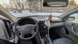 Grey Mercedes-Benz 220 2004 in Vilnius, with an engine capacity of 2.20 L and mileage of 392 thousand km for 1000 €, photo 11 on AUTOMOTO.COM.LV