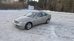 Grey Mercedes-Benz 220 2004 in Vilnius, with an engine capacity of 2.20 L and mileage of 392 thousand km for 1000 €, photo 16 on AUTOMOTO.COM.LV