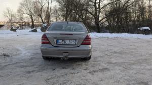 Grey Mercedes-Benz 220 2004 in Vilnius, with an engine capacity of 2.20 L and mileage of 392 thousand km for 1000 €, photo 17 on AUTOMOTO.COM.LV