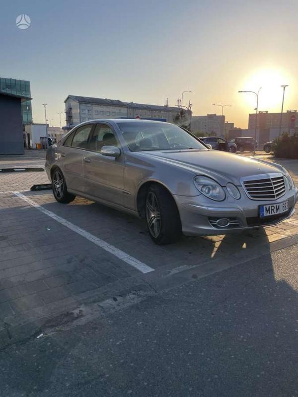 Grey Mercedes-Benz 220 2004 in Vilnius, with an engine capacity of 2.14 L and mileage of 273 thousand km for 2499 €, photo 2 on AUTOMOTO.COM.LV