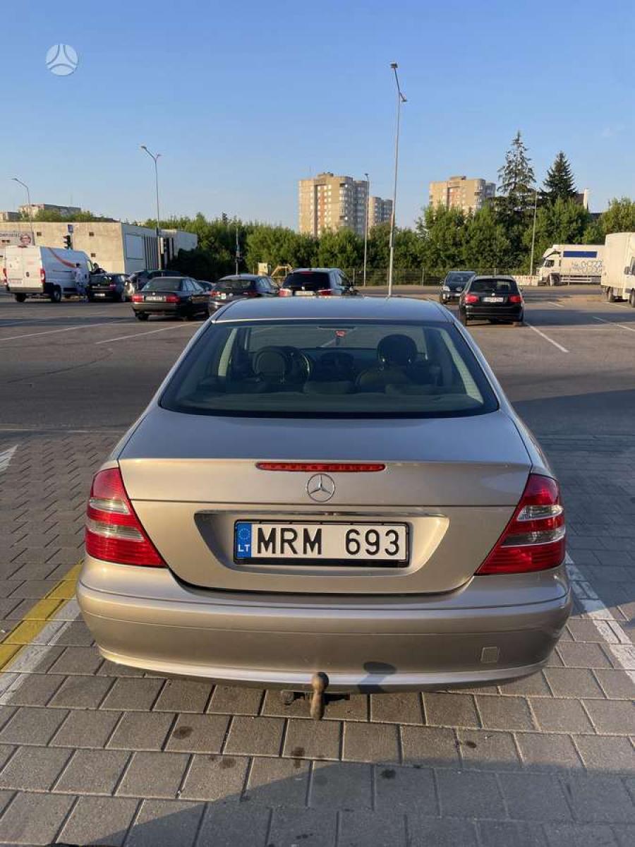 Серый Мерседес 220 2004 в Вильнюс, объемом двигателя 2.14 л и пробегом 273 тыс. км за 2499 €, фото 5 на AUTOMOTO.COM.LV