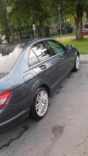 Pelēks Mercedes-Benz 220 2007 Klaipėda, ar dzinēja tilpumu 2.15 L un nobraukumu 464 tūkst. km par 3112 €, foto  vietnē AUTOMOTO.COM.LV