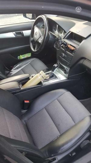 Pelēks Mercedes-Benz 220 2007 Klaipėda, ar dzinēja tilpumu 2.15 L un nobraukumu 464 tūkst. km par 3112 €, foto 12 vietnē AUTOMOTO.COM.LV