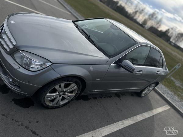 Mercedes-Benz 220 2009 in Kaunas, with an engine capacity of 2.20 L and mileage of 337 thousand km for 3900 €, photo 4 on AUTOMOTO.COM.LV