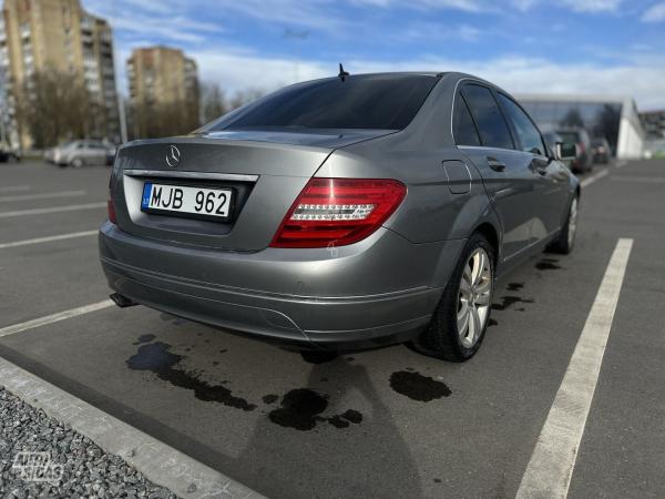 Mercedes-Benz 220 2009 in Kaunas, with an engine capacity of 2.20 L and mileage of 337 thousand km for 3900 €, photo 7 on AUTOMOTO.COM.LV