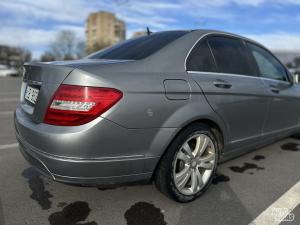 Mercedes-Benz 220 2009 Kauņa, ar dzinēja tilpumu 2.20 L un nobraukumu 337 tūkst. km par 3900 €, foto 9 vietnē AUTOMOTO.COM.LV