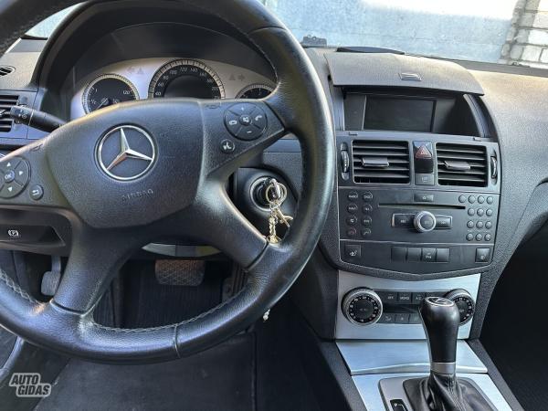 Mercedes-Benz 220 2009 in Kaunas, with an engine capacity of 2.20 L and mileage of 337 thousand km for 3900 €, photo 10 on AUTOMOTO.COM.LV