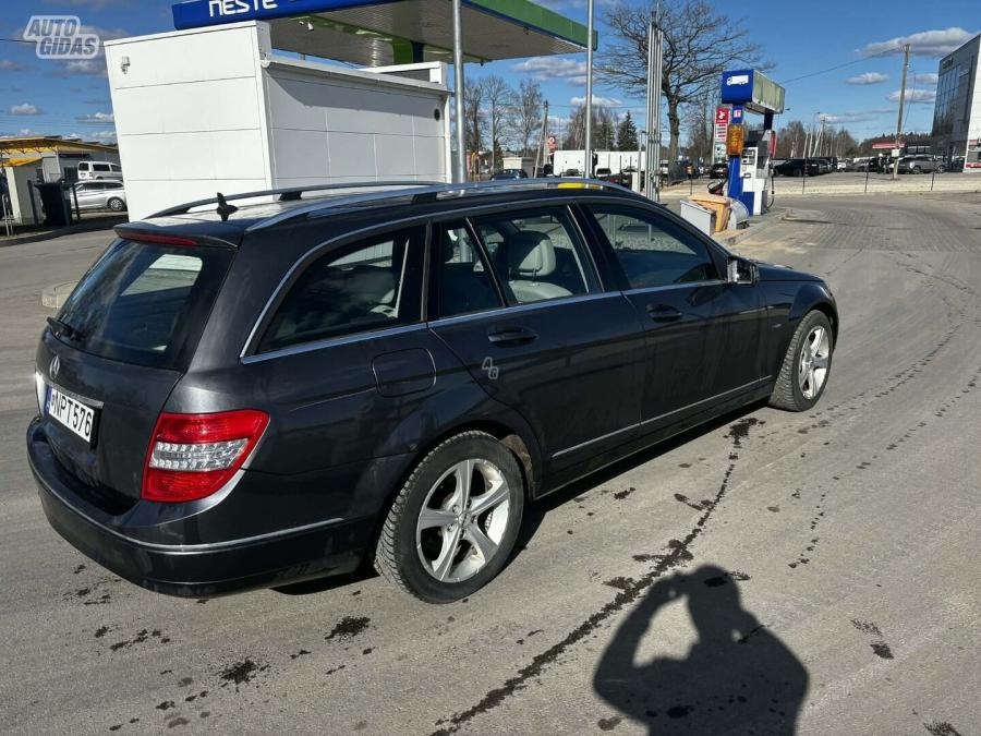 Mercedes-Benz 220 2011 in Taurage, with an engine capacity of 2.20 L and mileage of 350 thousand km for 4300 €, photo 4 on AUTOMOTO.COM.LV
