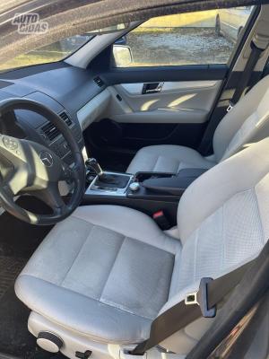 Mercedes-Benz 220 2011 in Taurage, with an engine capacity of 2.20 L and mileage of 350 thousand km for 4300 €, photo 12 on AUTOMOTO.COM.LV