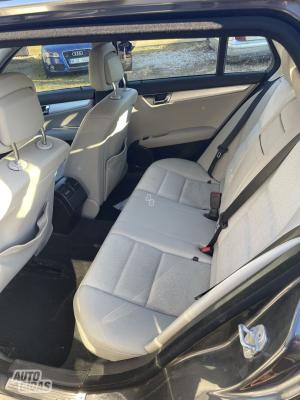 Mercedes-Benz 220 2011 in Taurage, with an engine capacity of 2.20 L and mileage of 350 thousand km for 4300 €, photo 14 on AUTOMOTO.COM.LV