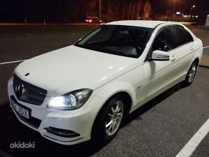 Balts Mercedes-Benz 220 2012 Tallina, ar dzinēja tilpumu 2.10 L un nobraukumu 331 tūkst. km par 5900 €, foto  vietnē AUTOMOTO.COM.LV