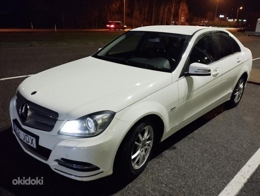 Balts Mercedes-Benz 220 2012 Tallina, ar dzinēja tilpumu 2.10 L un nobraukumu 331 tūkst. km par 5900 €, foto 1 vietnē AUTOMOTO.COM.LV