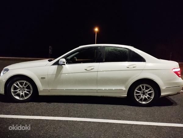 Balts Mercedes-Benz 220 2012 Tallina, ar dzinēja tilpumu 2.10 L un nobraukumu 331 tūkst. km par 5900 €, foto 3 vietnē AUTOMOTO.COM.LV