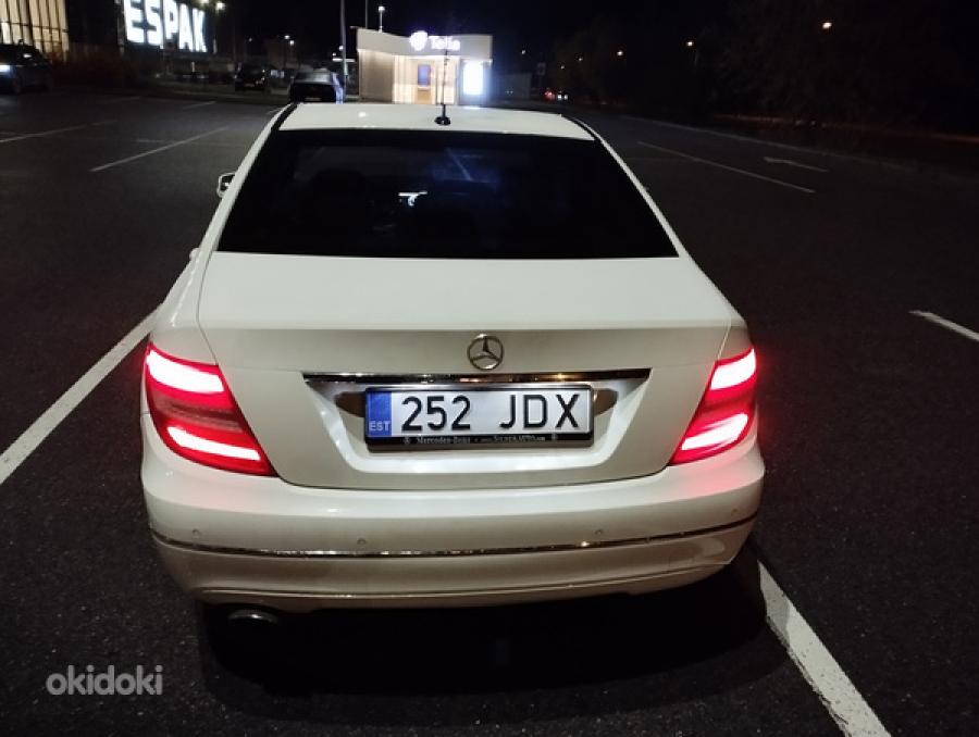 Balts Mercedes-Benz 220 2012 Tallina, ar dzinēja tilpumu 2.10 L un nobraukumu 331 tūkst. km par 5900 €, foto 5 vietnē AUTOMOTO.COM.LV