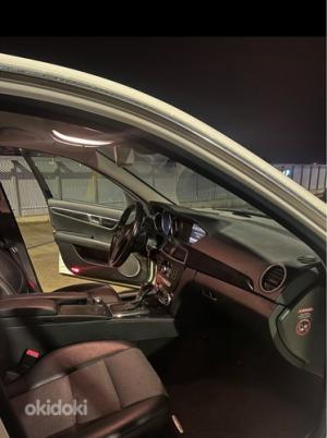 Balts Mercedes-Benz 220 2012 Tallina, ar dzinēja tilpumu 2.10 L un nobraukumu 331 tūkst. km par 5900 €, foto 7 vietnē AUTOMOTO.COM.LV