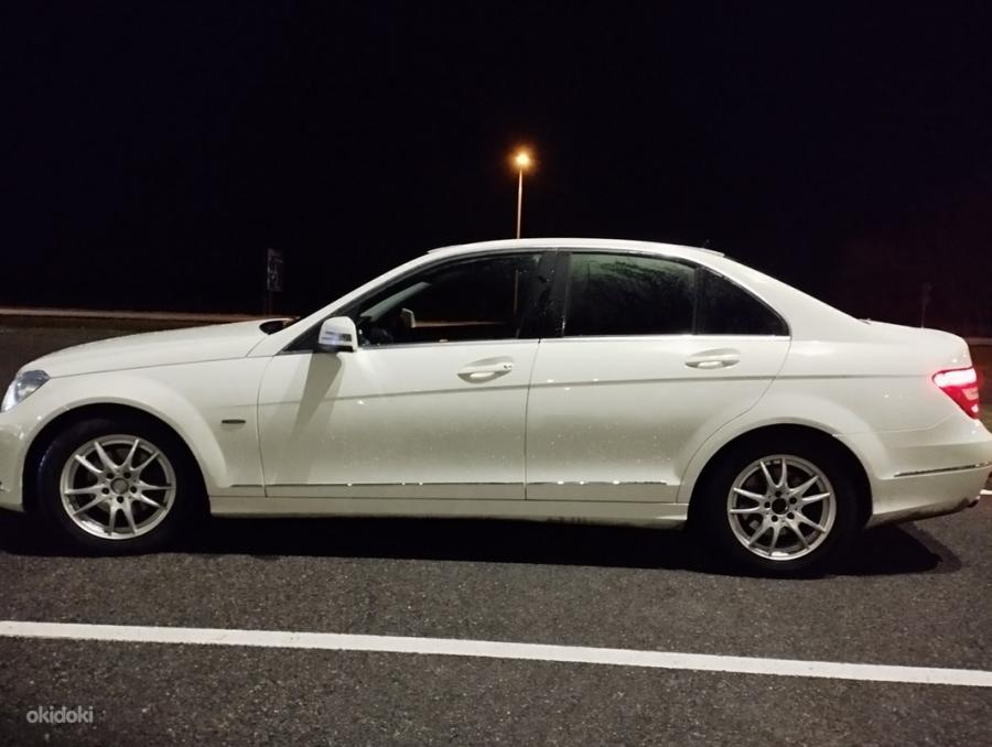 Balts Mercedes-Benz 220 2012 Tallina, ar dzinēja tilpumu 2.10 L un nobraukumu 331 tūkst. km par 5900 €, foto 13 vietnē AUTOMOTO.COM.LV