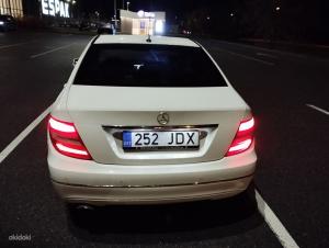 Balts Mercedes-Benz 220 2012 Tallina, ar dzinēja tilpumu 2.10 L un nobraukumu 331 tūkst. km par 5900 €, foto 14 vietnē AUTOMOTO.COM.LV