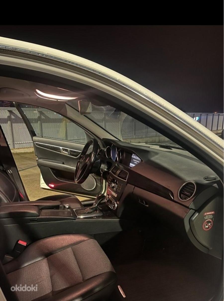Balts Mercedes-Benz 220 2012 Tallina, ar dzinēja tilpumu 2.10 L un nobraukumu 331 tūkst. km par 5900 €, foto 16 vietnē AUTOMOTO.COM.LV