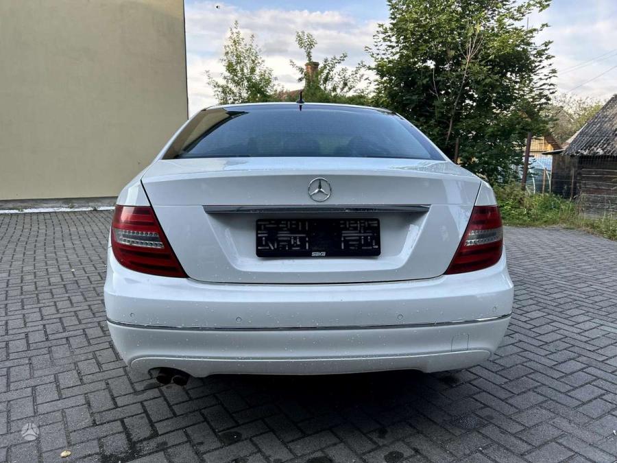 Balts Mercedes-Benz 220 2013 Kaišiadorys, ar dzinēja tilpumu 2.10 L un nobraukumu 290 tūkst. km par 6350 €, foto 7 vietnē AUTOMOTO.COM.LV