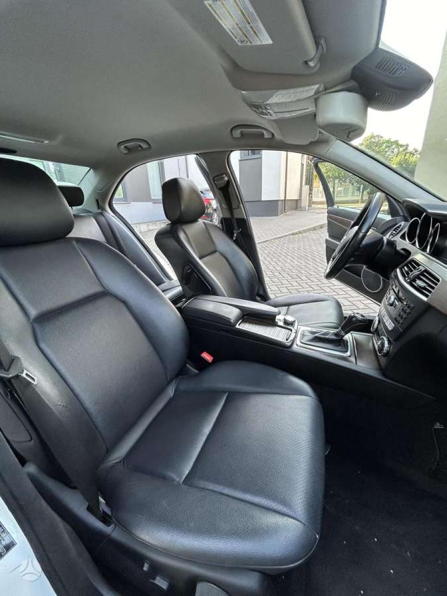 Balts Mercedes-Benz 220 2013 Kaišiadorys, ar dzinēja tilpumu 2.10 L un nobraukumu 290 tūkst. km par 6350 €, foto 16 vietnē AUTOMOTO.COM.LV