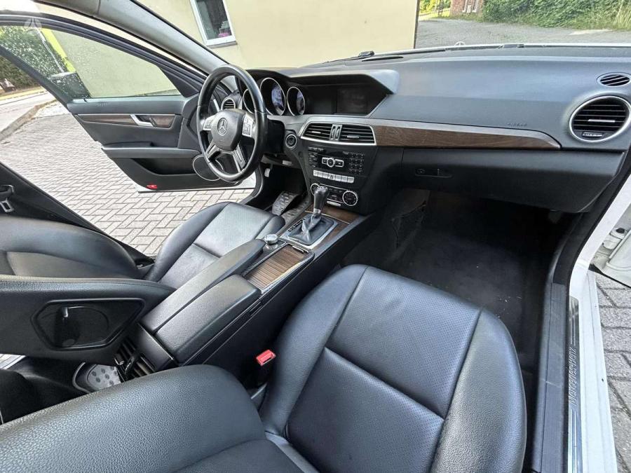 Balts Mercedes-Benz 220 2013 Kaišiadorys, ar dzinēja tilpumu 2.10 L un nobraukumu 290 tūkst. km par 6350 €, foto 18 vietnē AUTOMOTO.COM.LV