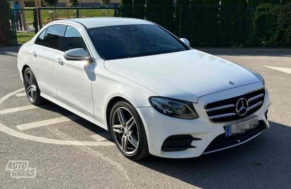 Mercedes-Benz 220 2017 in Kaunas on AUTOMOTO.COM.LV White Mercedes-Benz 220 2017 in Kaunas, with an engine capacity of 2.00 L and mileage of 105 thousand km for 22900 €, photo 3 on AUTOMOTO.COM.LV