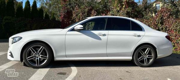 Mercedes-Benz 220 2017 in Kaunas on AUTOMOTO.COM.LV White Mercedes-Benz 220 2017 in Kaunas, with an engine capacity of 2.00 L and mileage of 105 thousand km for 22900 €, photo 8 on AUTOMOTO.COM.LV