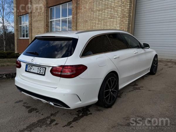 White Mercedes-Benz 220 2015 in Saldus, with an engine capacity of 2.10 L and mileage of 0 thousand km for 13600 €, photo 3 on AUTOMOTO.COM.LV