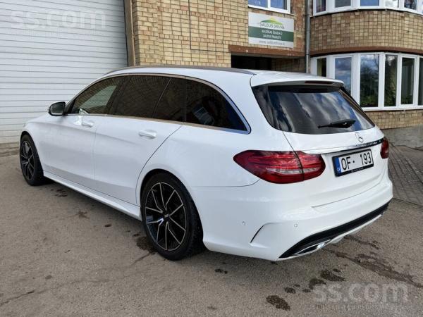 White Mercedes-Benz 220 2015 in Saldus, with an engine capacity of 2.10 L and mileage of 0 thousand km for 13600 €, photo 4 on AUTOMOTO.COM.LV