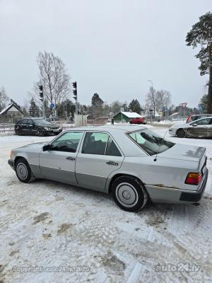 Beige Mercedes-Benz 230 1986 in Tallinn, with an engine capacity of 2.30 L and mileage of 0 thousand km for 3500 €, photo 3 on AUTOMOTO.COM.LV