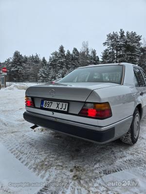 Beige Mercedes-Benz 230 1986 in Tallinn, with an engine capacity of 2.30 L and mileage of 0 thousand km for 3500 €, photo 5 on AUTOMOTO.COM.LV