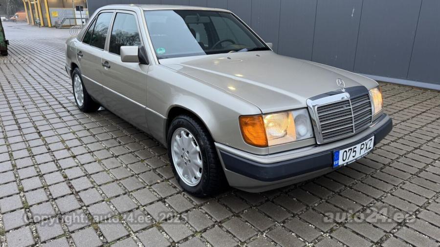 Smilšu krāsa Mercedes-Benz 230 1991 Tallina, ar dzinēja tilpumu 2.30 L un nobraukumu 293 tūkst. km par 3900 €, foto 1 vietnē AUTOMOTO.COM.LV