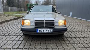Smilšu krāsa Mercedes-Benz 230 1991 Tallina, ar dzinēja tilpumu 2.30 L un nobraukumu 293 tūkst. km par 3900 €, foto 2 vietnē AUTOMOTO.COM.LV