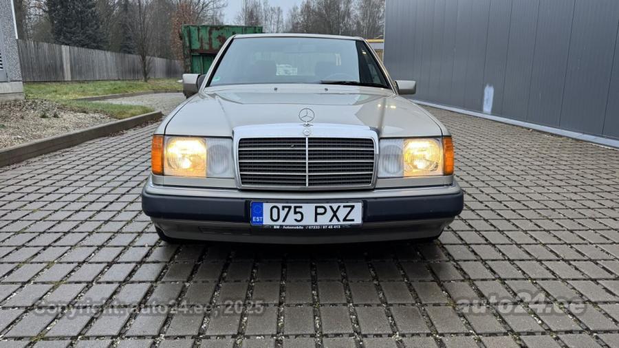 Smilšu krāsa Mercedes-Benz 230 1991 Tallina, ar dzinēja tilpumu 2.30 L un nobraukumu 293 tūkst. km par 3900 €, foto 2 vietnē AUTOMOTO.COM.LV