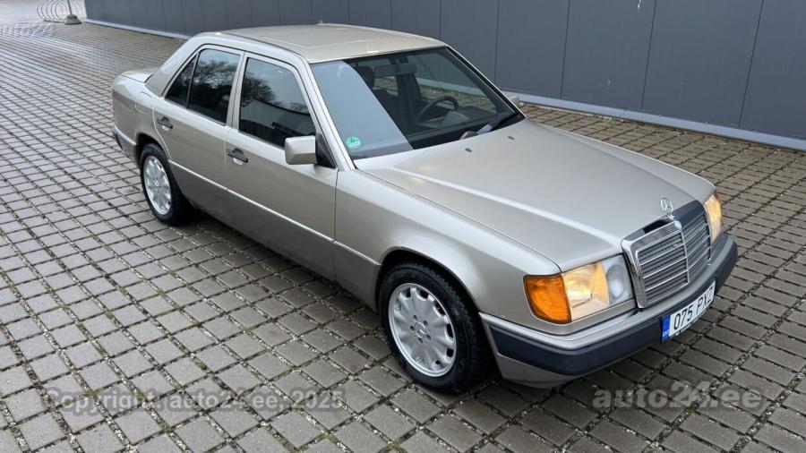 Smilšu krāsa Mercedes-Benz 230 1991 Tallina, ar dzinēja tilpumu 2.30 L un nobraukumu 293 tūkst. km par 3900 €, foto 3 vietnē AUTOMOTO.COM.LV