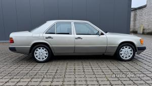 Smilšu krāsa Mercedes-Benz 230 1991 Tallina, ar dzinēja tilpumu 2.30 L un nobraukumu 293 tūkst. km par 3900 €, foto 4 vietnē AUTOMOTO.COM.LV