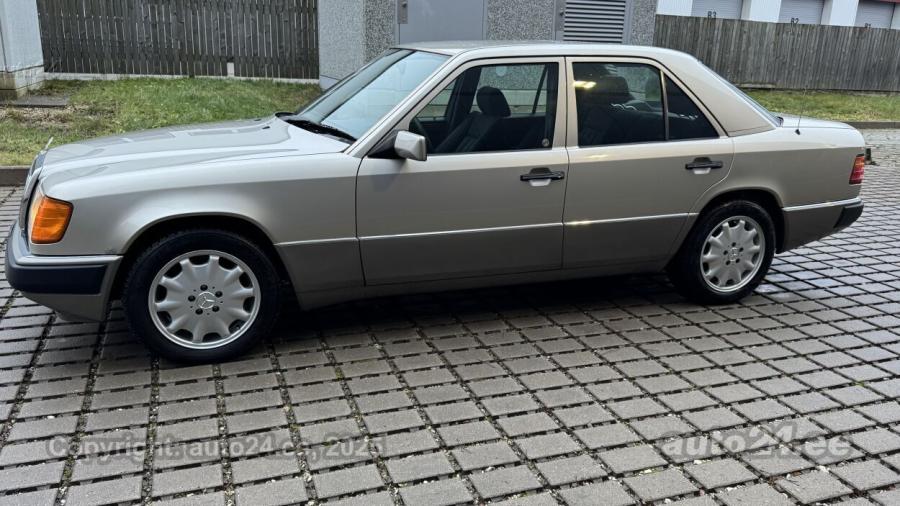 Smilšu krāsa Mercedes-Benz 230 1991 Tallina, ar dzinēja tilpumu 2.30 L un nobraukumu 293 tūkst. km par 3900 €, foto 5 vietnē AUTOMOTO.COM.LV