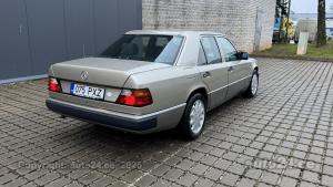 Smilšu krāsa Mercedes-Benz 230 1991 Tallina, ar dzinēja tilpumu 2.30 L un nobraukumu 293 tūkst. km par 3900 €, foto 6 vietnē AUTOMOTO.COM.LV