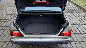 Smilšu krāsa Mercedes-Benz 230 1991 Tallina, ar dzinēja tilpumu 2.30 L un nobraukumu 293 tūkst. km par 3900 €, foto 13 vietnē AUTOMOTO.COM.LV