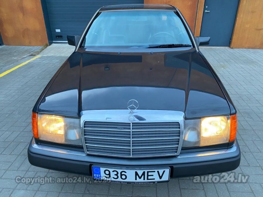 Melns Mercedes-Benz 230 1991 Tallina, ar dzinēja tilpumu 2.30 L un nobraukumu 318 tūkst. km par 4600 €, foto 2 vietnē AUTOMOTO.COM.LV