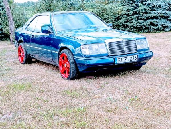 Blue Mercedes-Benz 230 1989 in Kedainiai, with an engine capacity of 0.00 L and mileage of 359 thousand km for 2500 €, photo 1 on AUTOMOTO.COM.LV