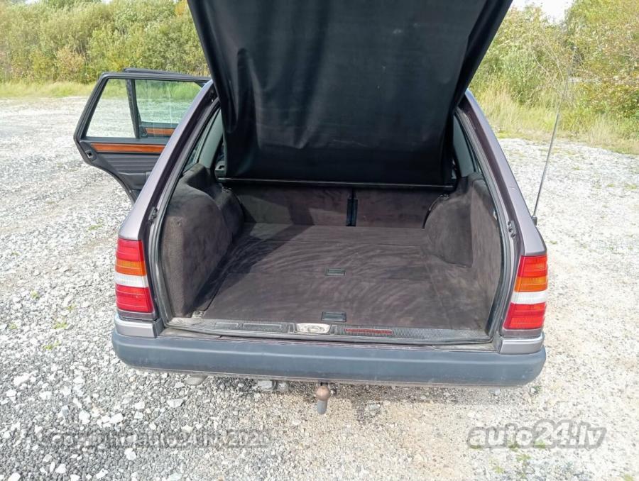 Brown Mercedes-Benz 230 1992 in Tallinn, with an engine capacity of 2.30 L and mileage of 275 thousand km for 5500 €, photo 11 on AUTOMOTO.COM.LV