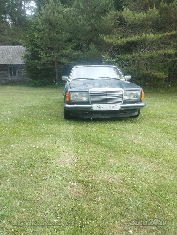 Green Mercedes-Benz 230 1979 in Tallinn, with an engine capacity of 2.40 L and mileage of 0 thousand km for 6500 €, photo 1 on AUTOMOTO.COM.LV