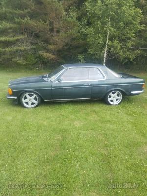 Green Mercedes-Benz 230 1979 in Tallinn, with an engine capacity of 2.40 L and mileage of 0 thousand km for 6500 €, photo 5 on AUTOMOTO.COM.LV